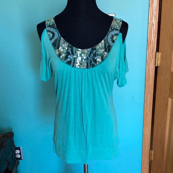 Body Central | Tops | Body Central Open Shoulder Ladies Top | Poshmark